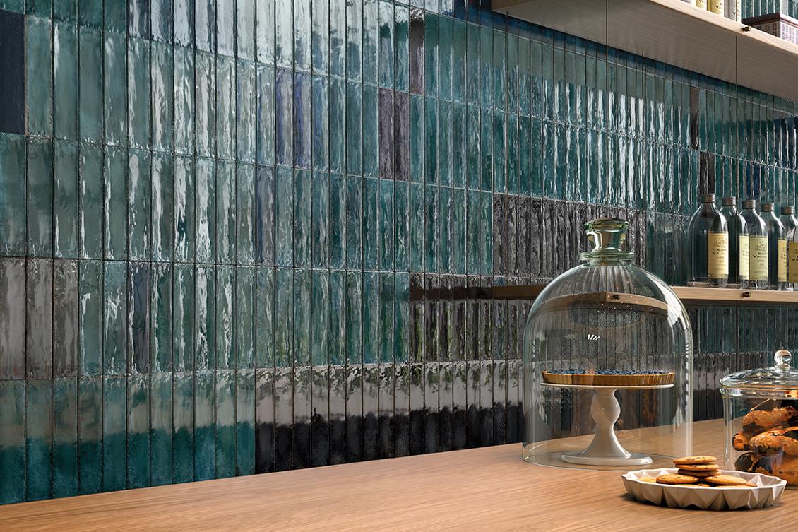 Metal-effect porcelain stoneware for a rustic industrial style