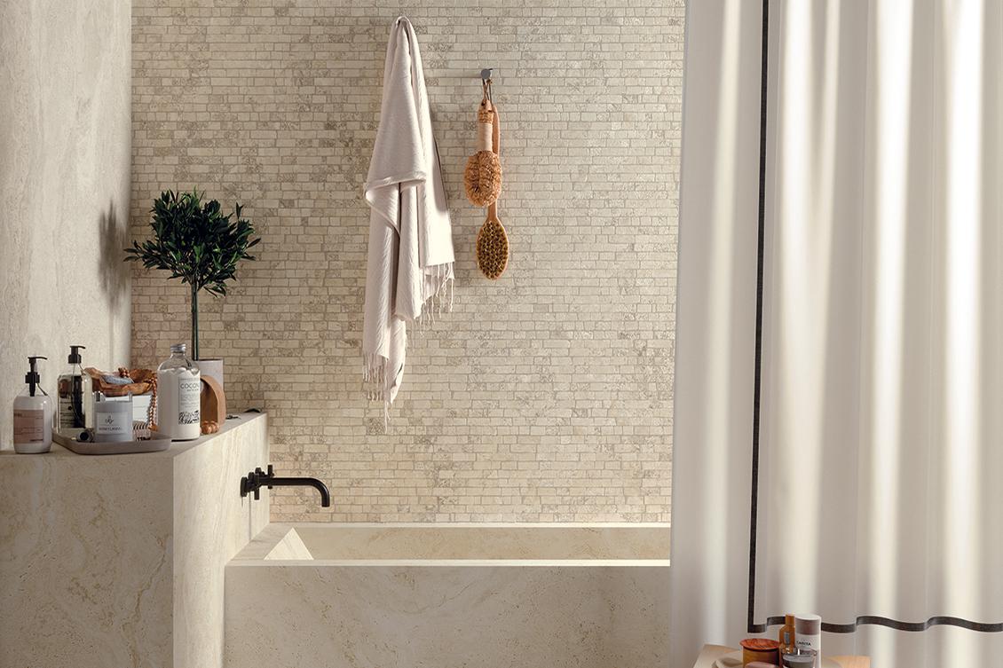 Beige porcelain stoneware tiles: style and elegance