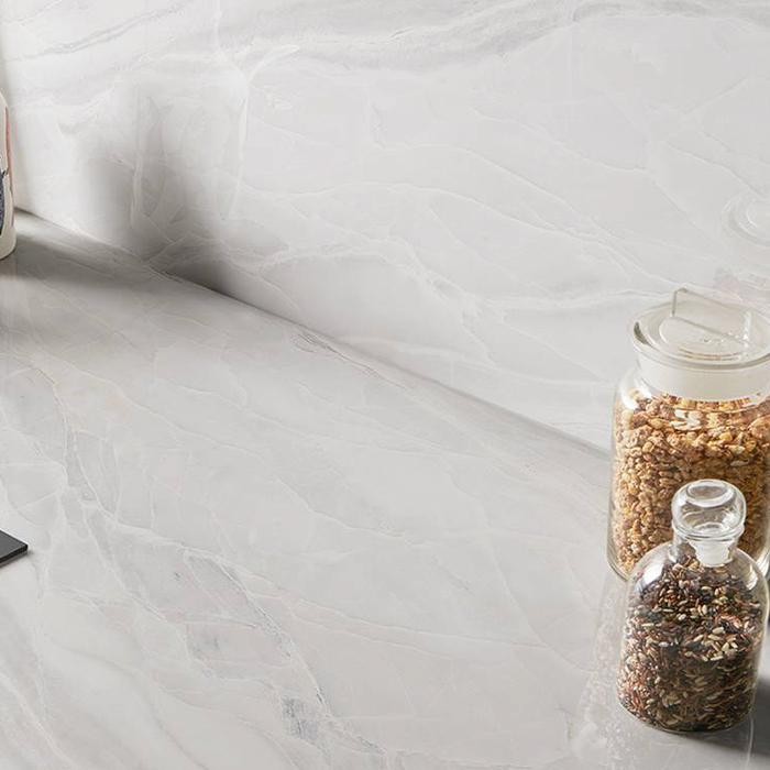 Large-size tiles for stunning effects