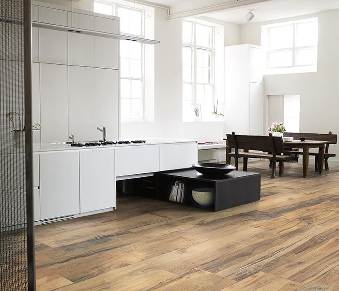 Oak effect floor tiles: timeless charm without compromise